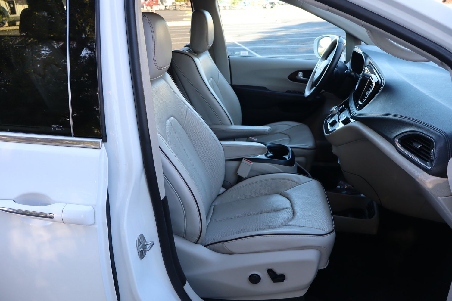 2017 Chrysler Pacifica Limited | Victory Motors of Colorado