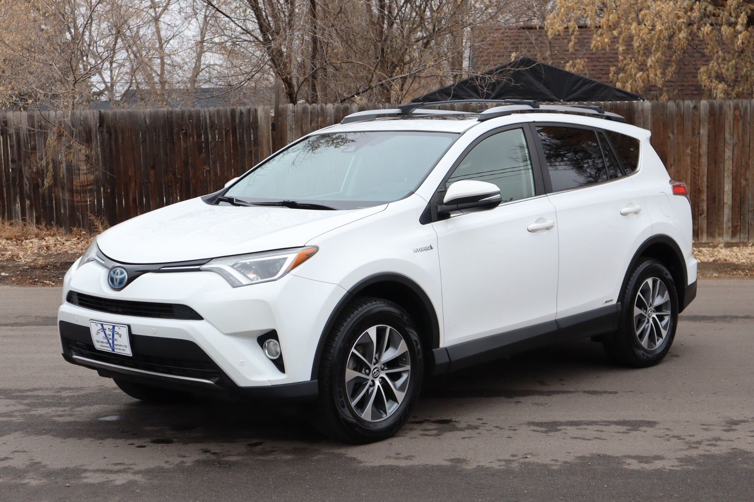 2017 Toyota RAV4 Hybrid XLE | Victory Motors of Colorado