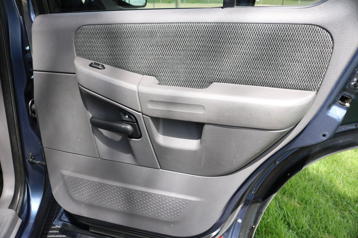 2002 Ford Explorer XLT | Victory Motors of Colorado