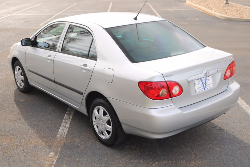 2005 Toyota Corolla Photos