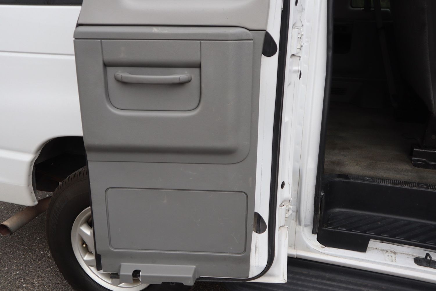 2011 Ford E-350 SD | Victory Motors of Colorado