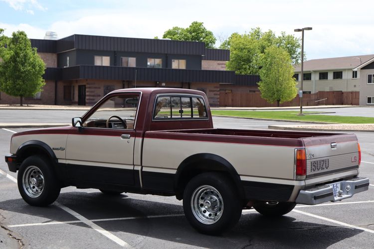1987 Isuzu Pickup Base | Victory Motors of Colorado
