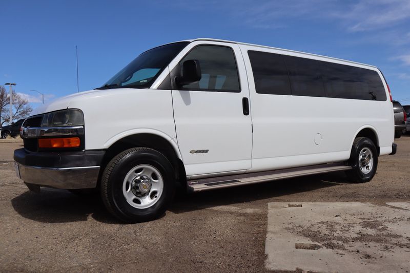 2005 Chevrolet Express Passenger Photos