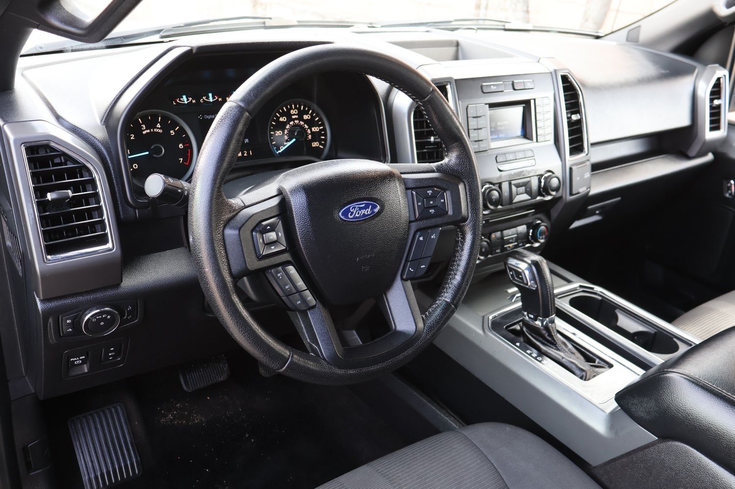 2016 Ford F-150 XLT | Victory Motors of Colorado