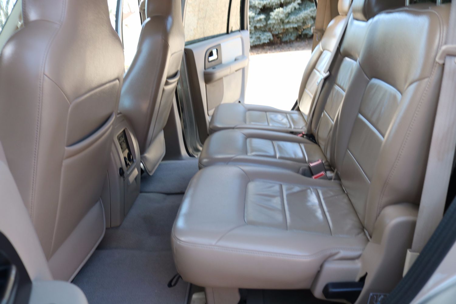 2006 Ford Expedition XLT | Victory Motors of Colorado