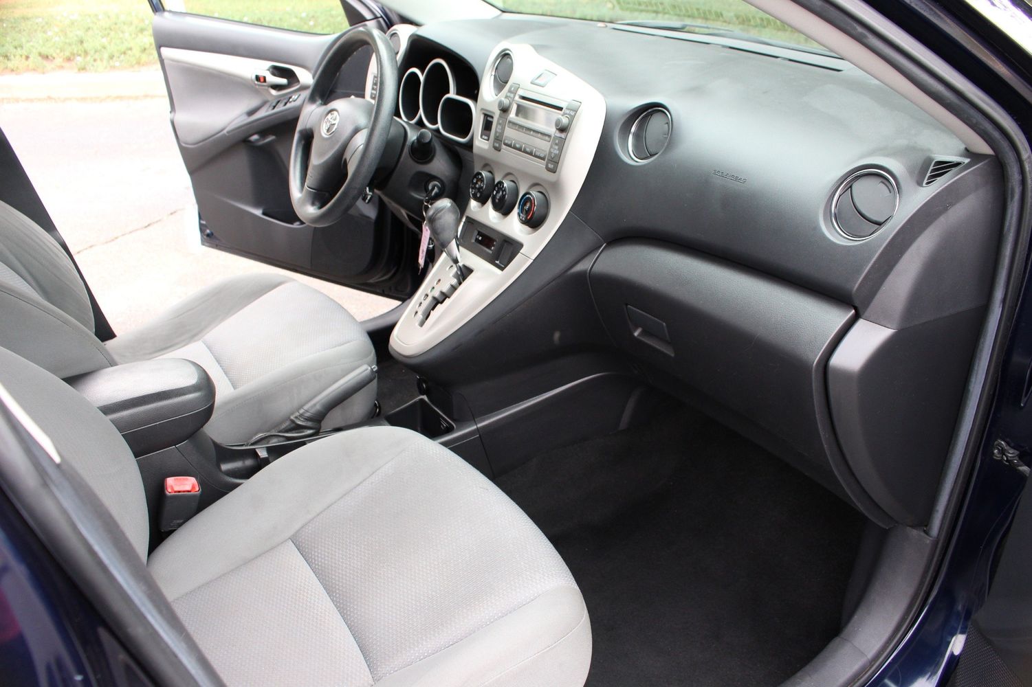 2009 Toyota Matrix Base | Victory Motors of Colorado