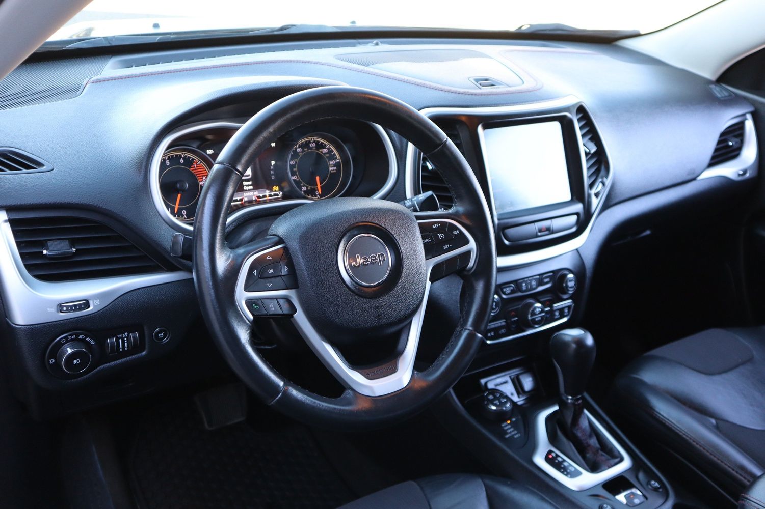 2016 Jeep Cherokee Trailhawk | Victory Motors of Colorado