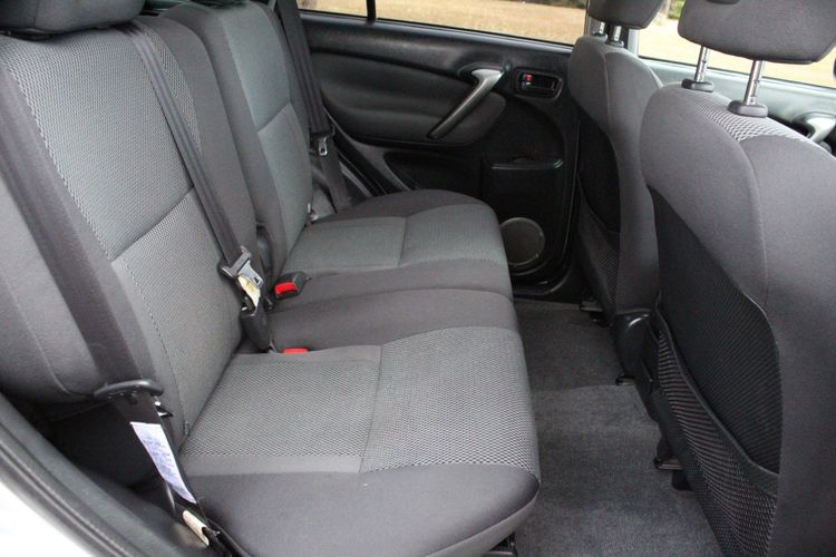 2004 Toyota RAV4 AWD | Victory Motors of Colorado