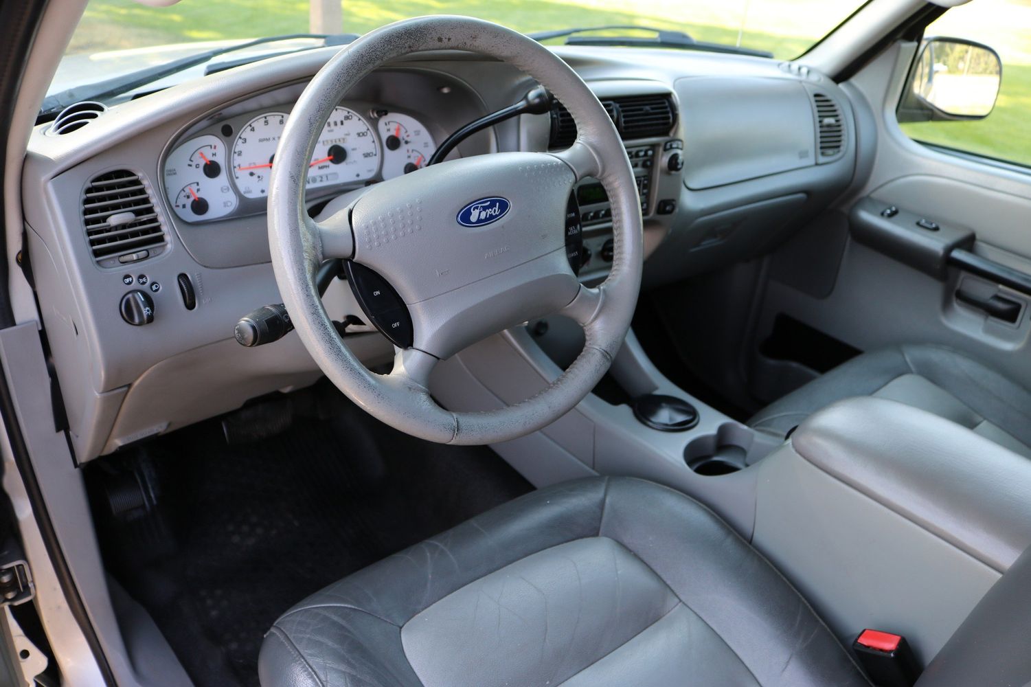 2003 Ford Explorer Sport Trac Interior
