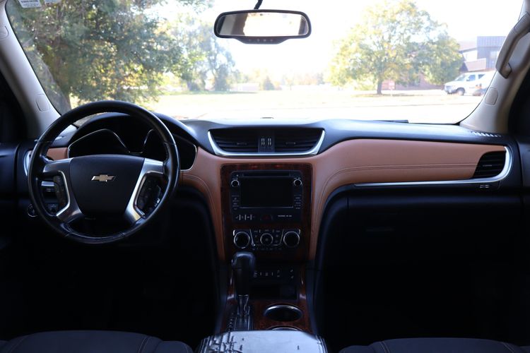 2013 Chevrolet Traverse 2LT | Victory Motors of Colorado