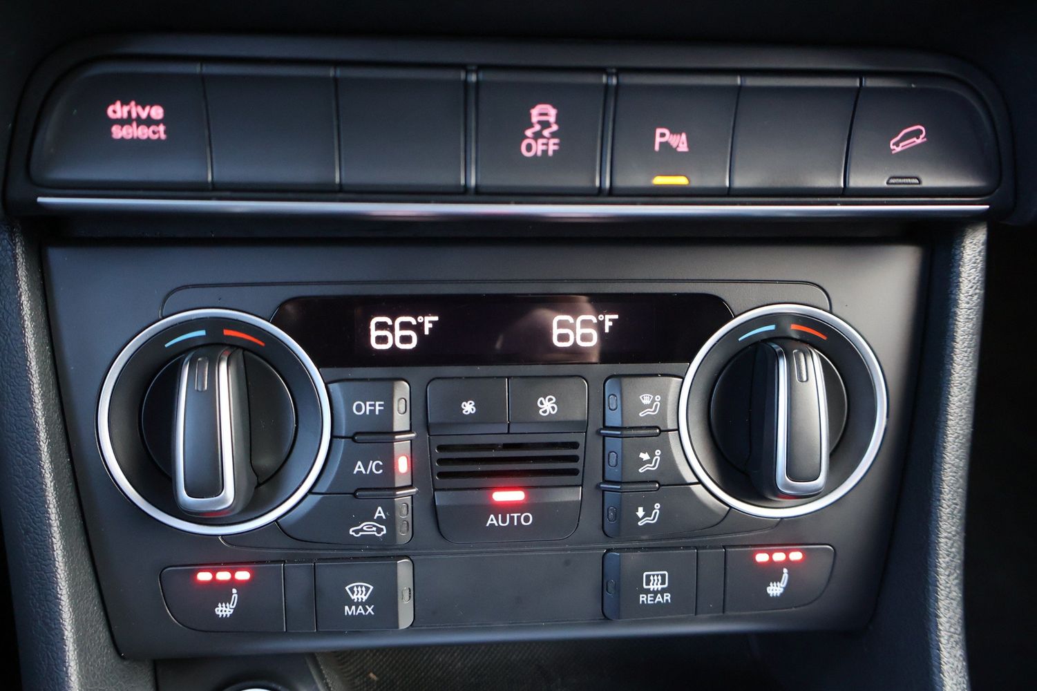 2016 Audi Q3 2.0T quattro Prestige | Victory Motors of Colorado