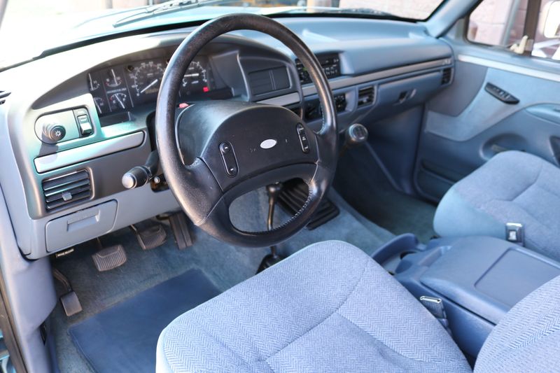 1993 Ford F-150 Photos
