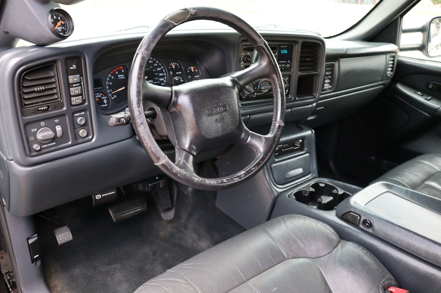 2001 GMC Sierra 3500 SLT | Victory Motors of Colorado