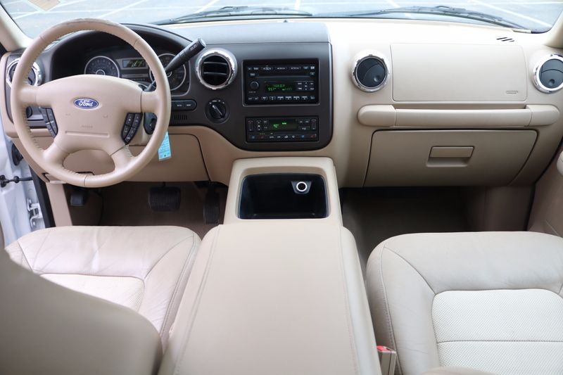 2006 Ford Expedition Photos
