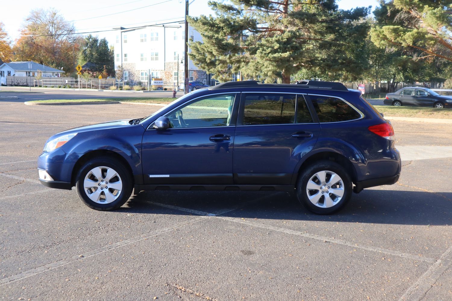 2011 Subaru Outback 2.5i Premium | Victory Motors of Colorado
