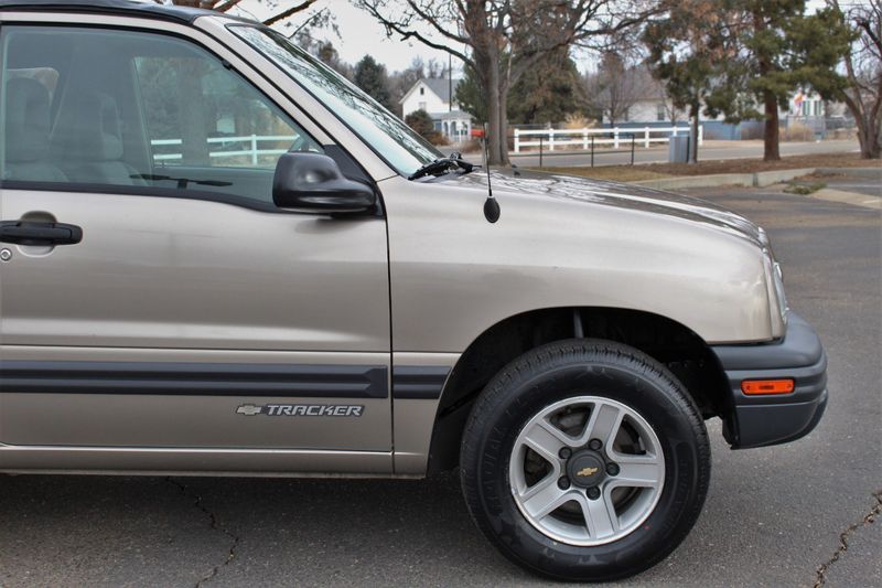 2002 Chevrolet Tracker Photos