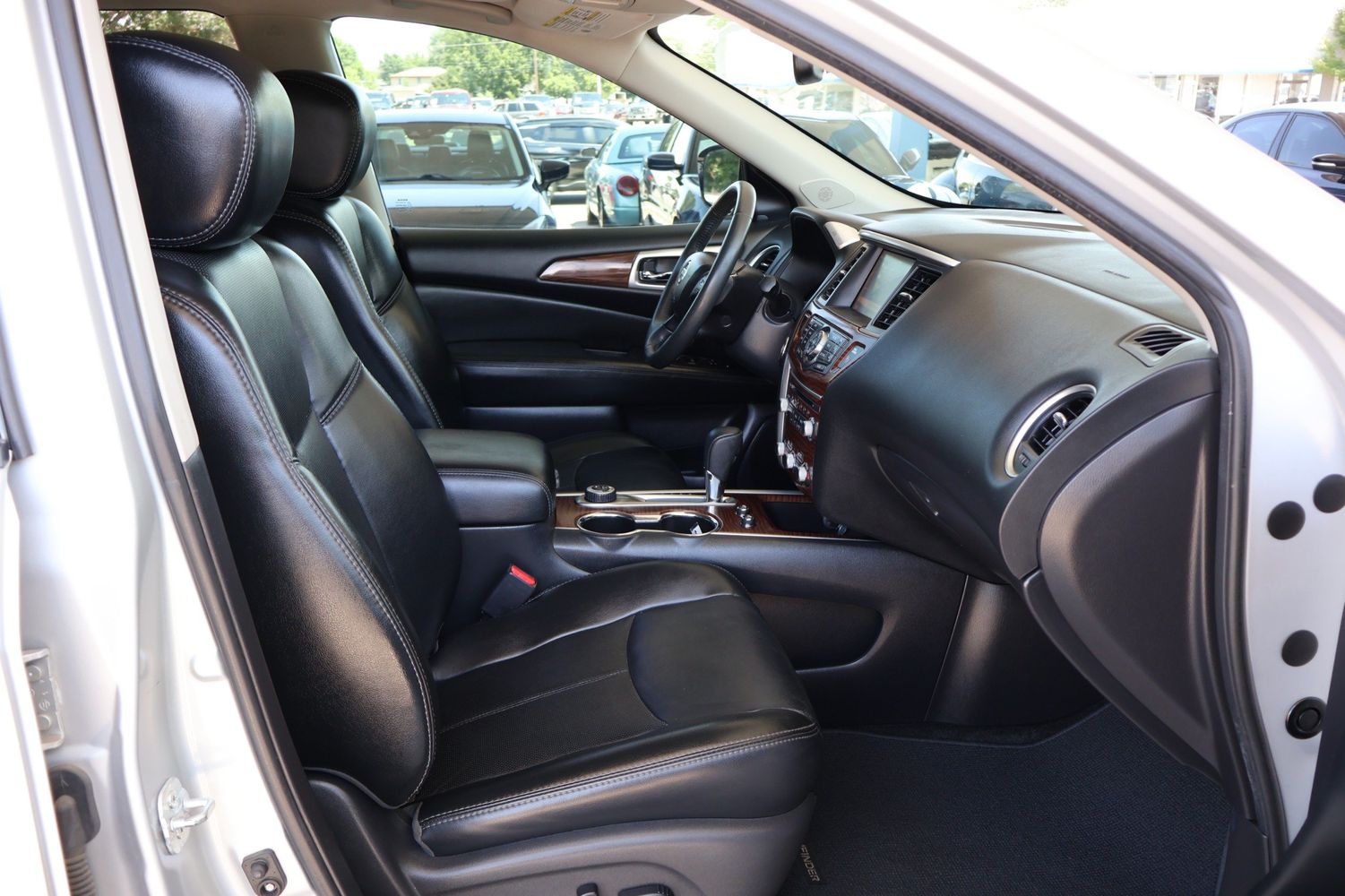2017 Nissan Pathfinder Platinum | Victory Motors of Colorado