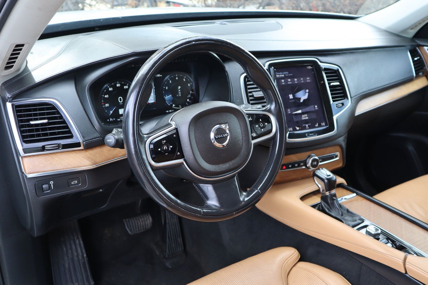 2016 Volvo XC90 T6 Inscription | Victory Motors of Colorado