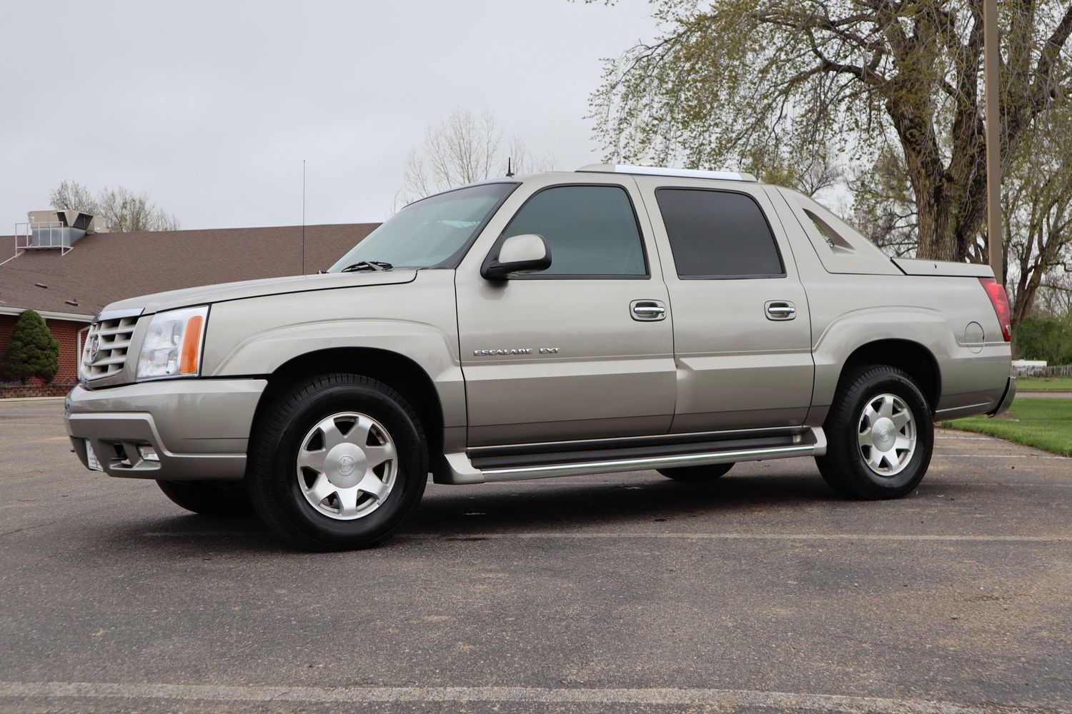 2002 Cadillac Escalade EXT Base | Victory Motors of Colorado