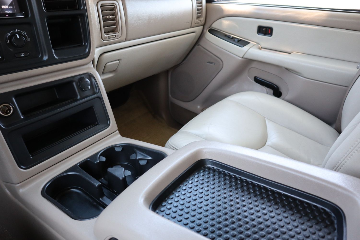 2003 Chevrolet Suburban 2500 LS | Victory Motors of Colorado