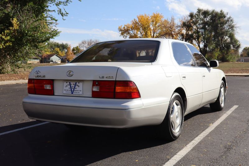 2000 Lexus LS 400 Photos