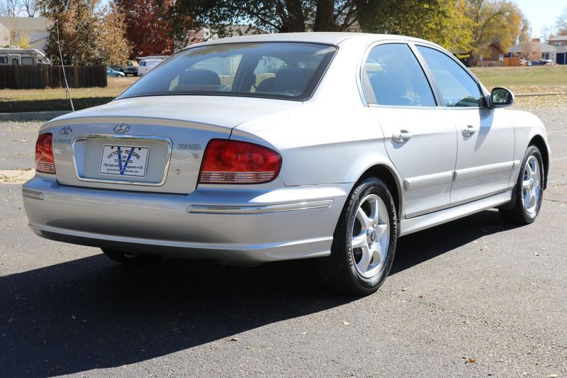 2005 Hyundai Sonata Photos