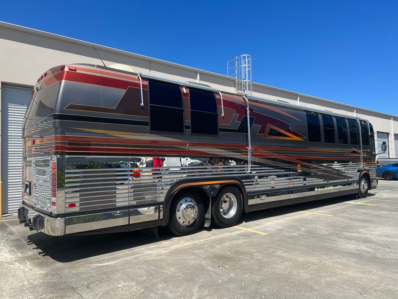 1998 PREVOST XL XL-45 | JLD AUTO GROUP