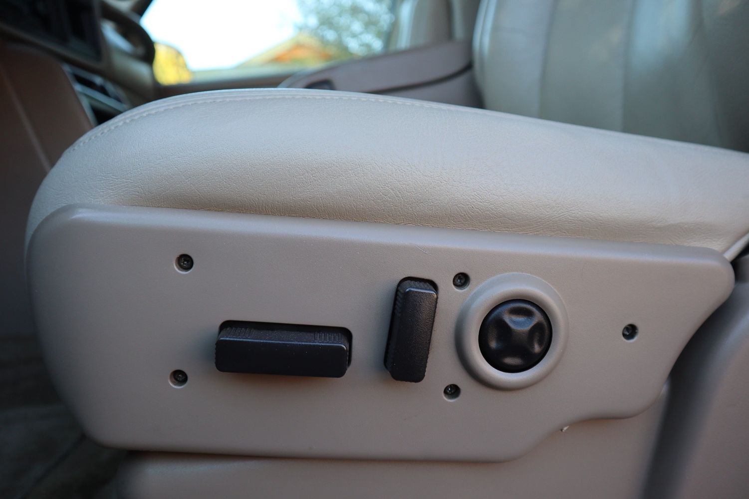 2003 Chevrolet Suburban 1500 | Victory Motors of Colorado