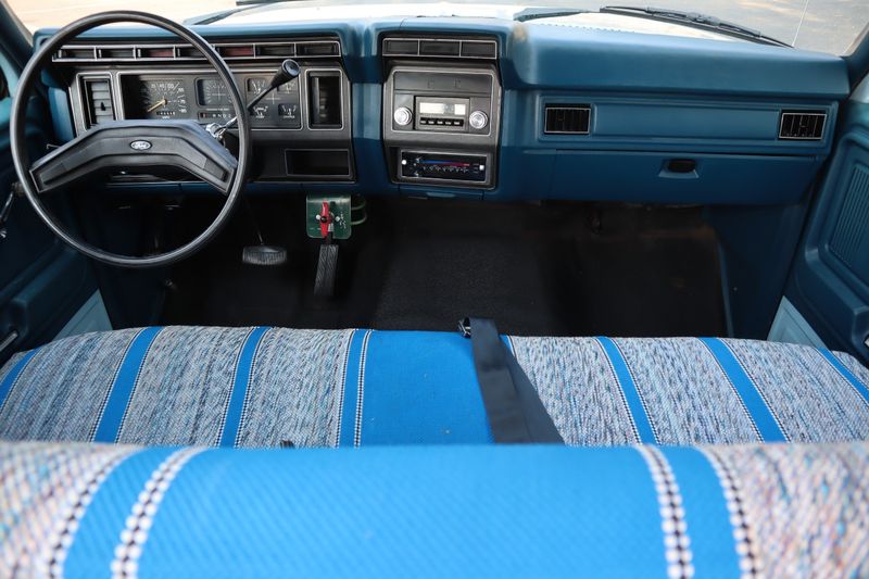 1984 Ford F150 Interior