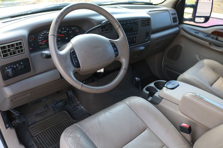 2002 Ford F-250 Super Duty Lariat | Victory Motors of Colorado
