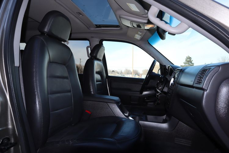 2002 Ford Explorer Limited | Victory Motors of Colorado