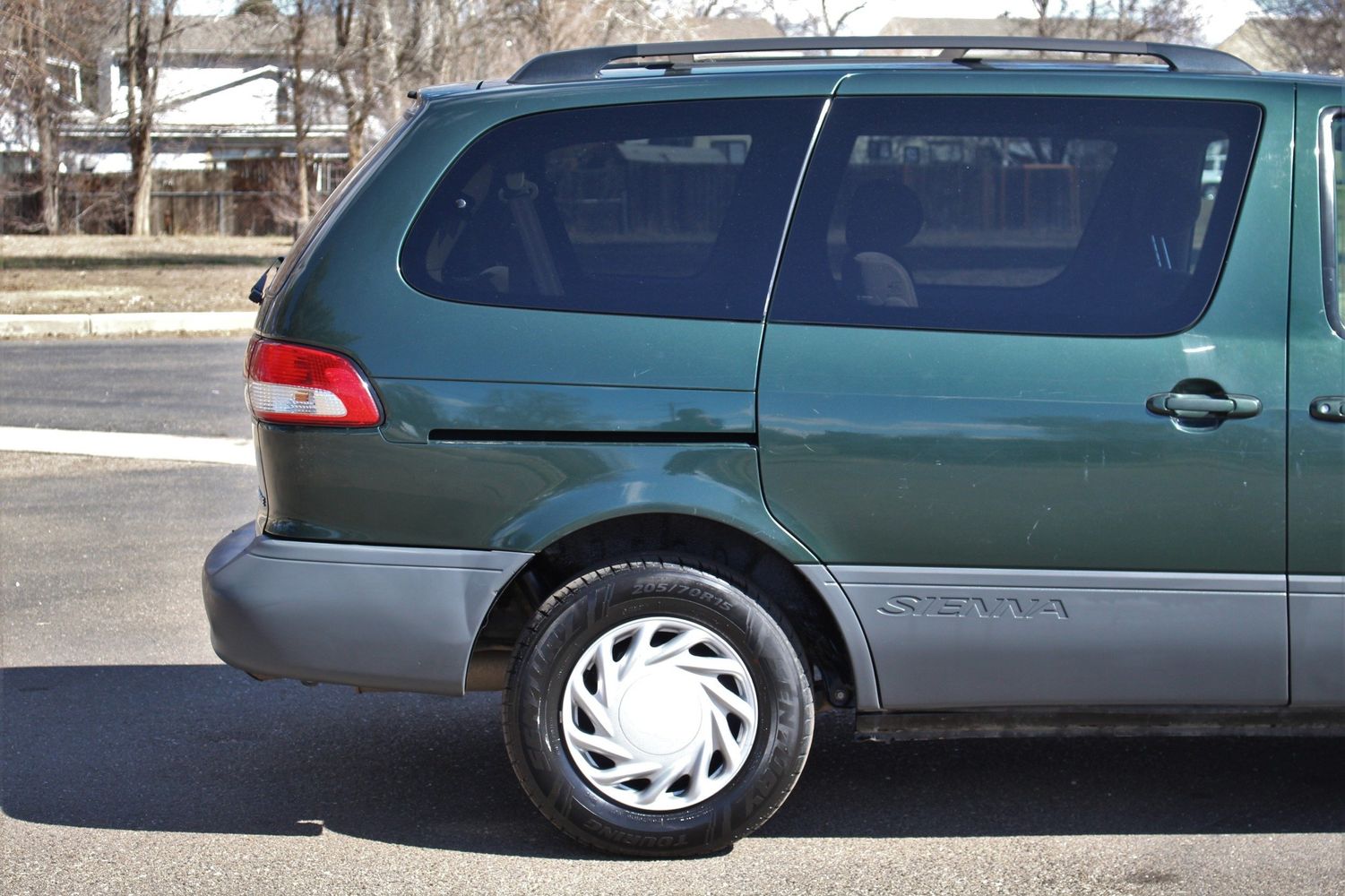 2003 Toyota Sienna LE | Victory Motors of Colorado