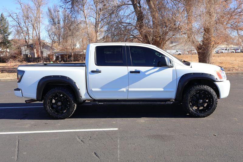2015 Nissan Titan Photos