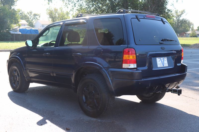 2004 Ford Escape Photos