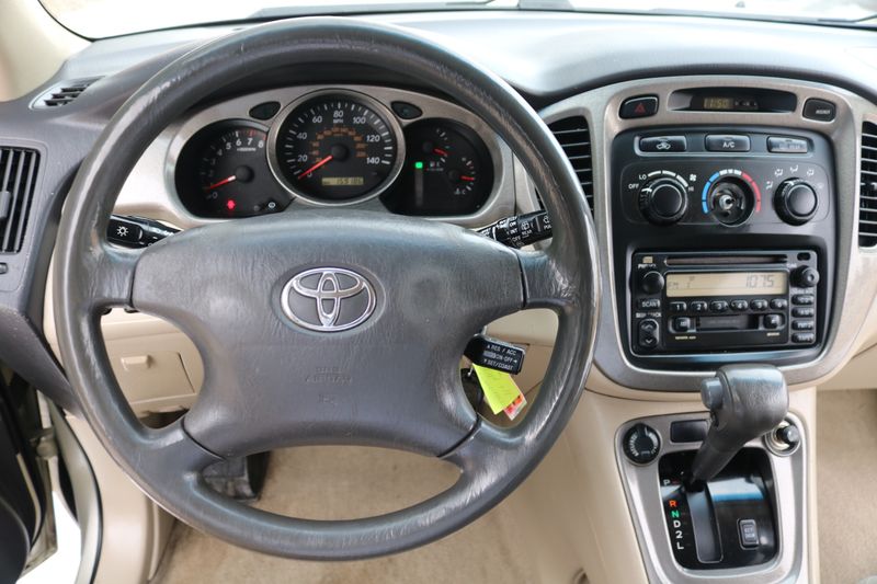 2003 Toyota Highlander Photos