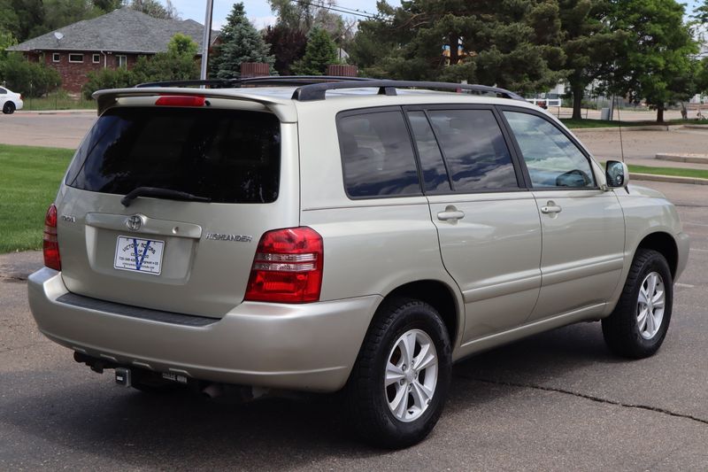 2003 Toyota Highlander Photos
