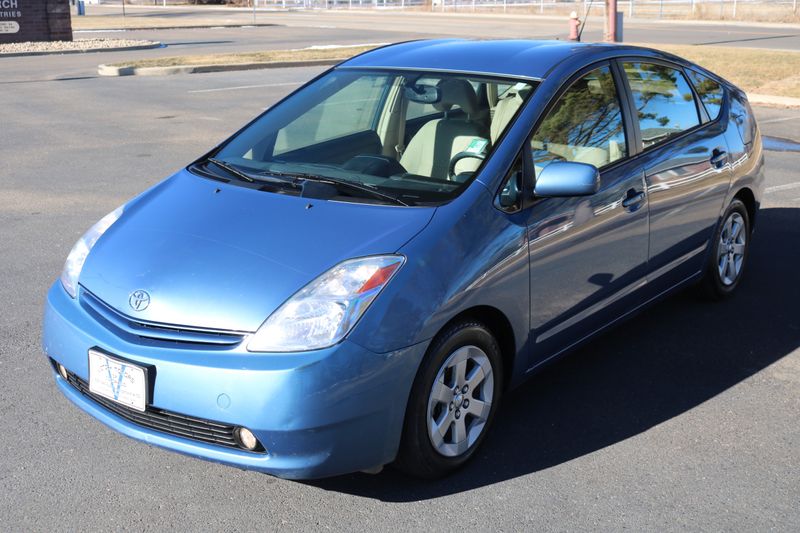 2004 Toyota Prius Photos