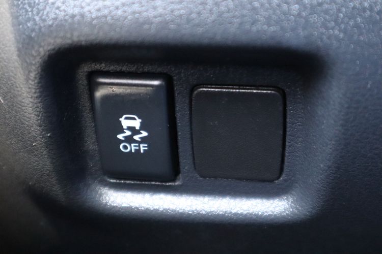 2015 Nissan Versa Note SV | Victory Motors of Colorado