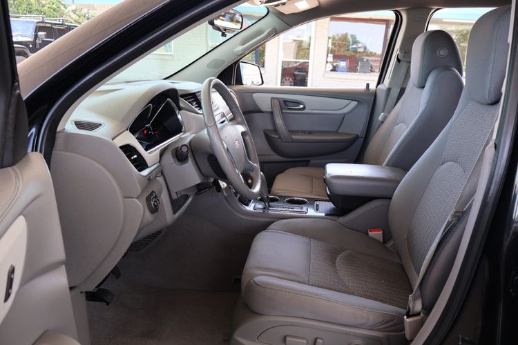 2015 Chevrolet Traverse LT | Victory Motors of Colorado