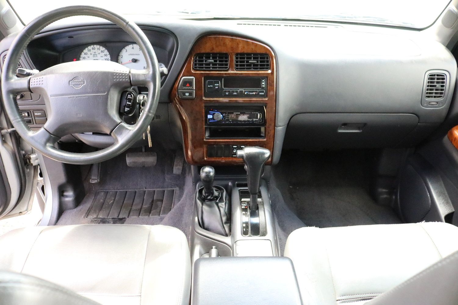 2000 Nissan Pathfinder LE | Victory Motors of Colorado