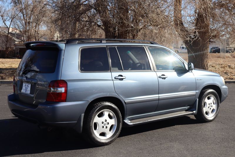 2005 Toyota Highlander Photos