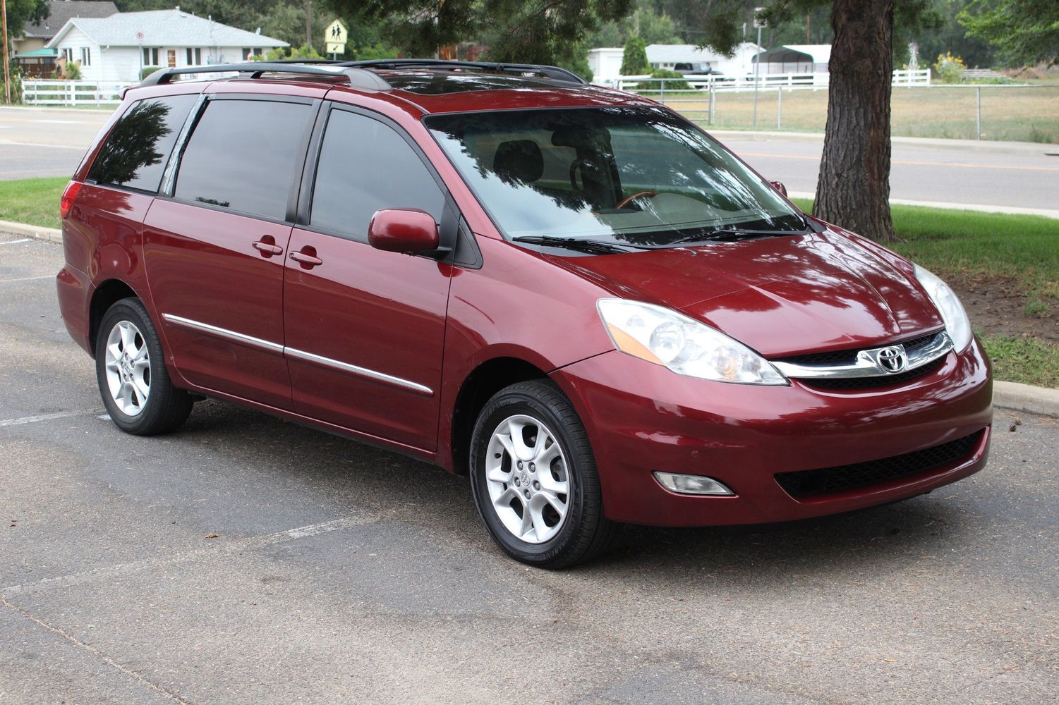 2006 Toyota Sienna XLE Limited 7 Passenger | Victory Motors of Colorado