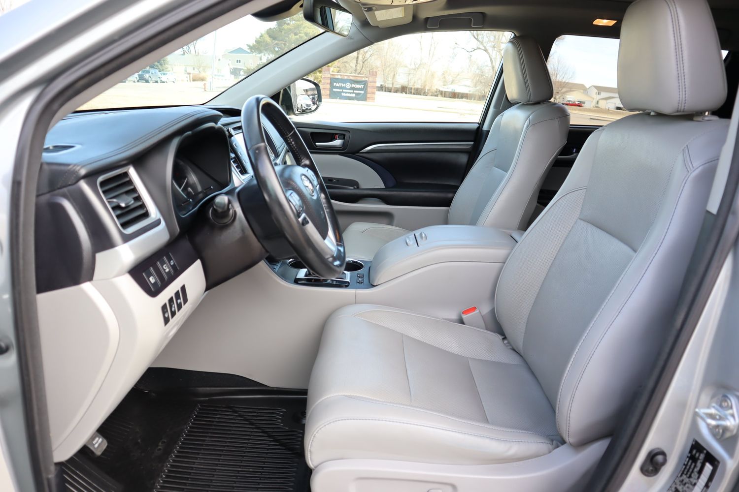 2017 Toyota Highlander Hybrid Limited | Victory Motors of Colorado