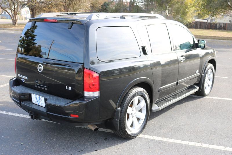 2008 Nissan Armada Photos