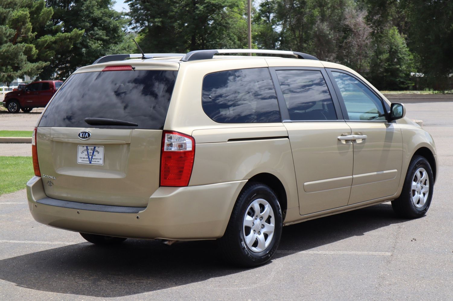2010 Kia Sedona LX | Victory Motors of Colorado