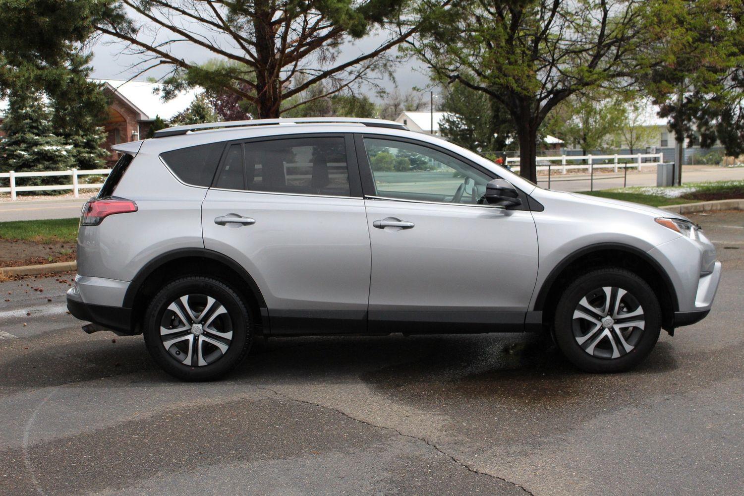 2017 Toyota RAV4 LE | Victory Motors of Colorado