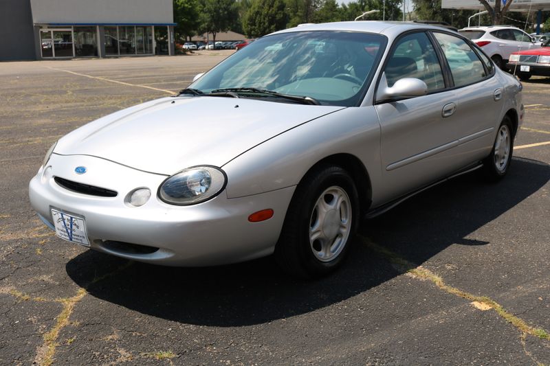 1997 Ford Taurus Photos