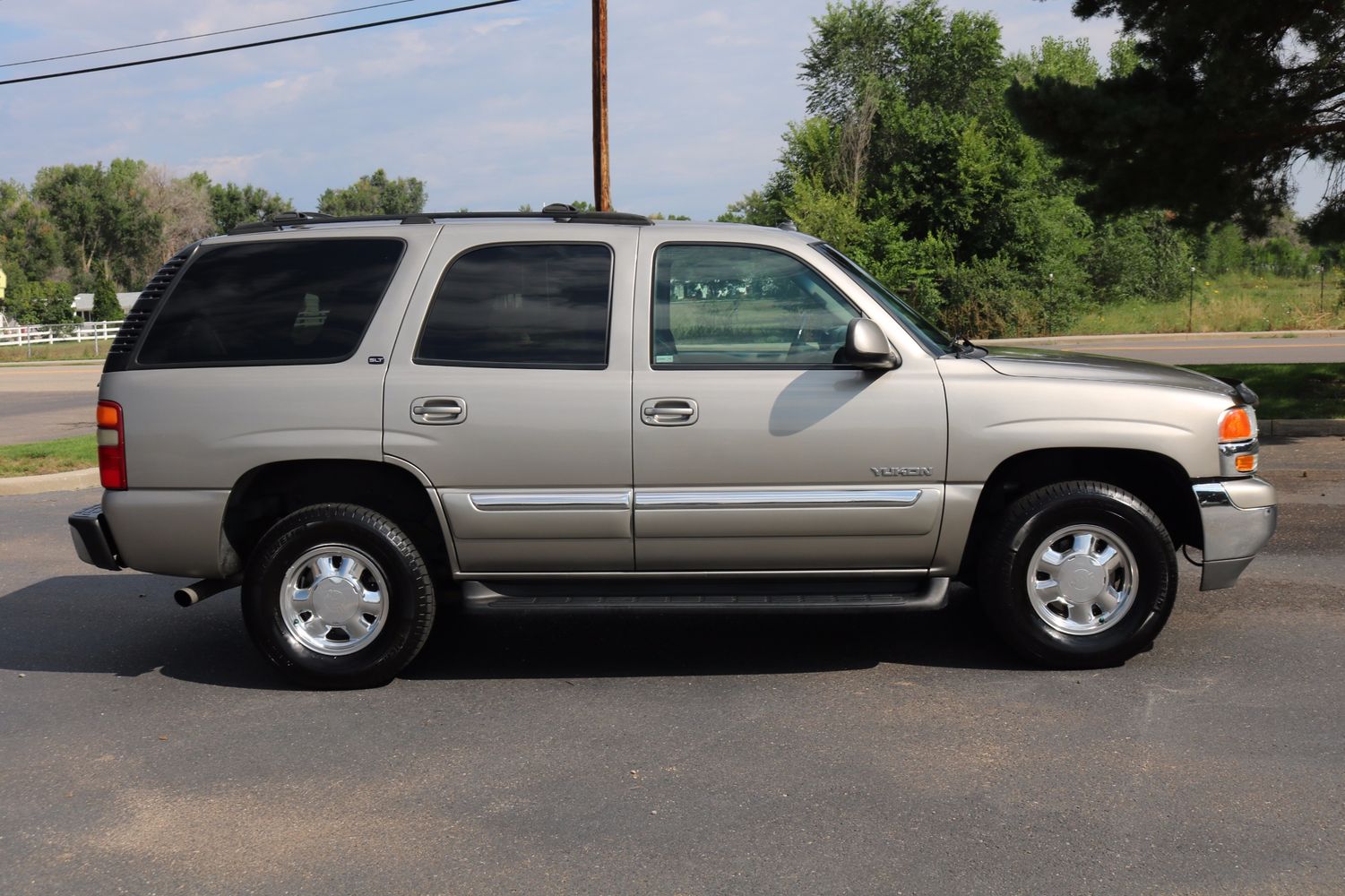 2003 GMC Yukon SLT | Victory Motors of Colorado
