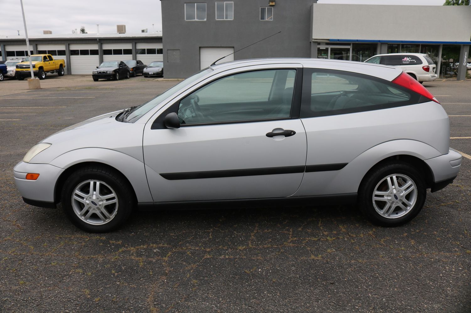 2000 Ford Focus ZX3 | Victory Motors of Colorado