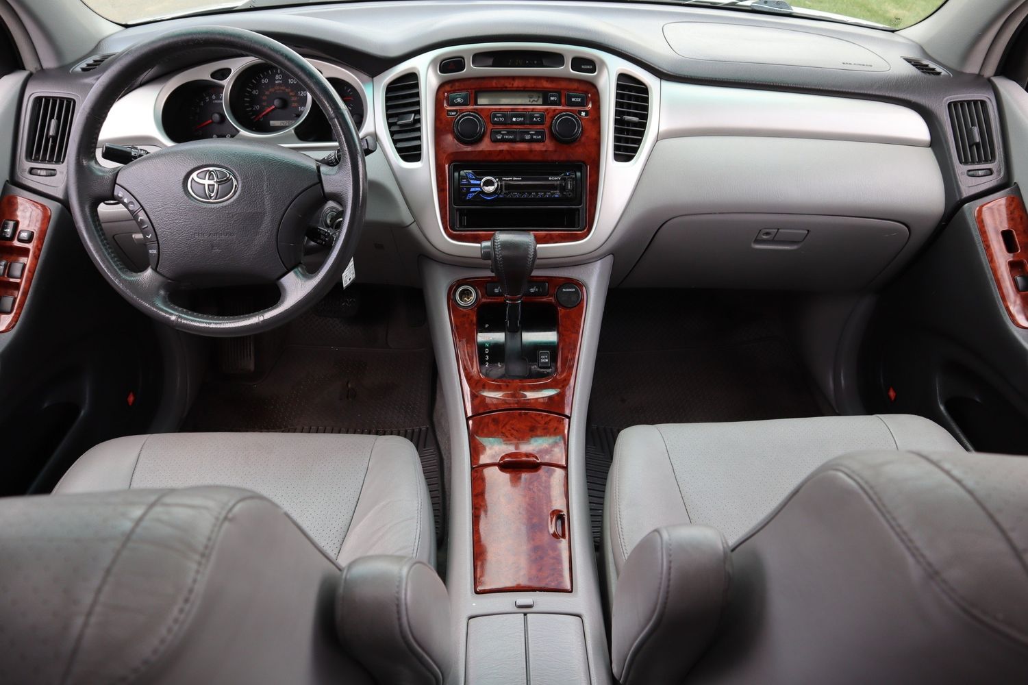 2005 Toyota Highlander Limited | Victory Motors of Colorado